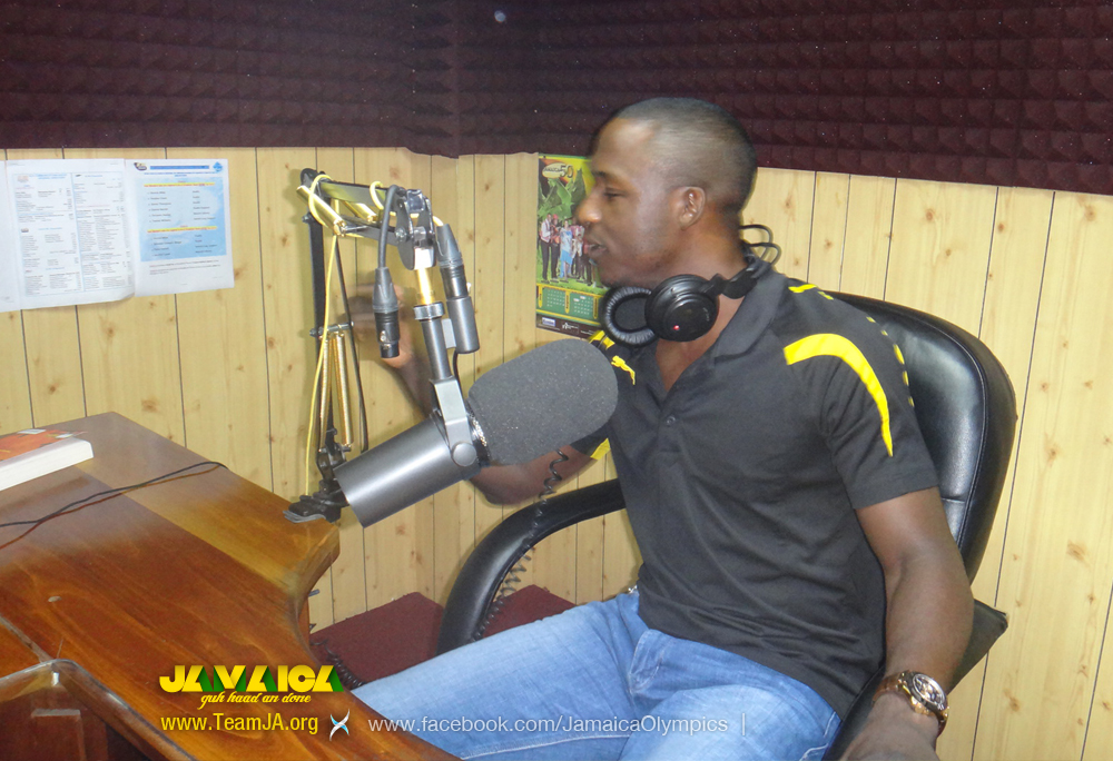Kenneth Edwards (KenMan) speaks to Alan Magnus and Paula-Anne Porter ...